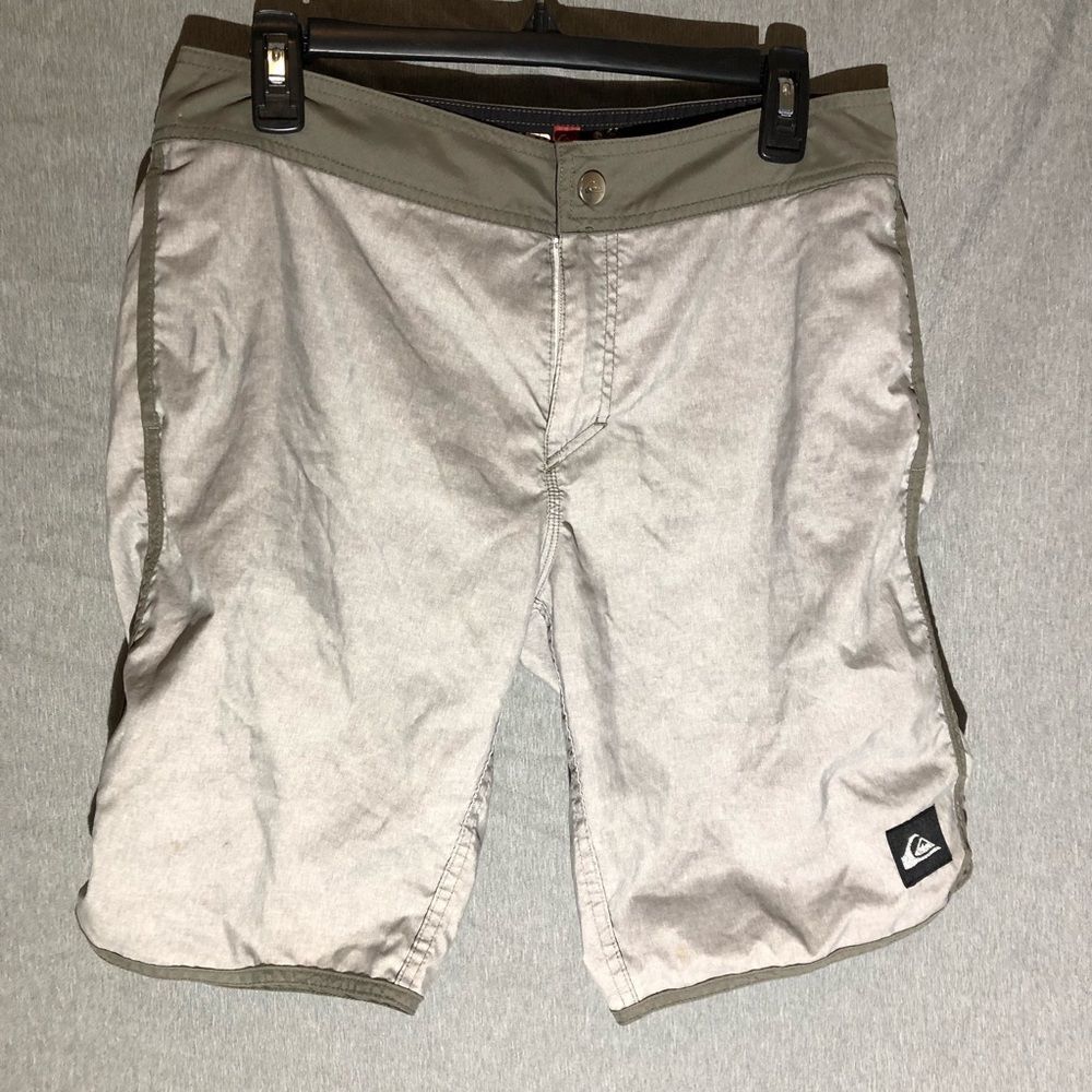Gray Quicksilver Amphibians Hybrid Board Shorts Men’s… - Gem